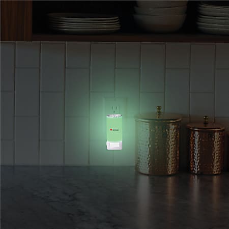 Eton American Red Cross Blackout Buddy Color Light 1.1 x 2 x 4.5 in ...