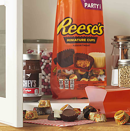 Reeses Miniature Cups Assortment 32.1 Oz Bag - Office Depot