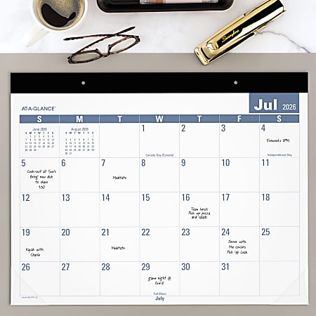AT A GLANCE Easy to Read Academic 2026 2027 Monthly Desk Pad Calendar ...